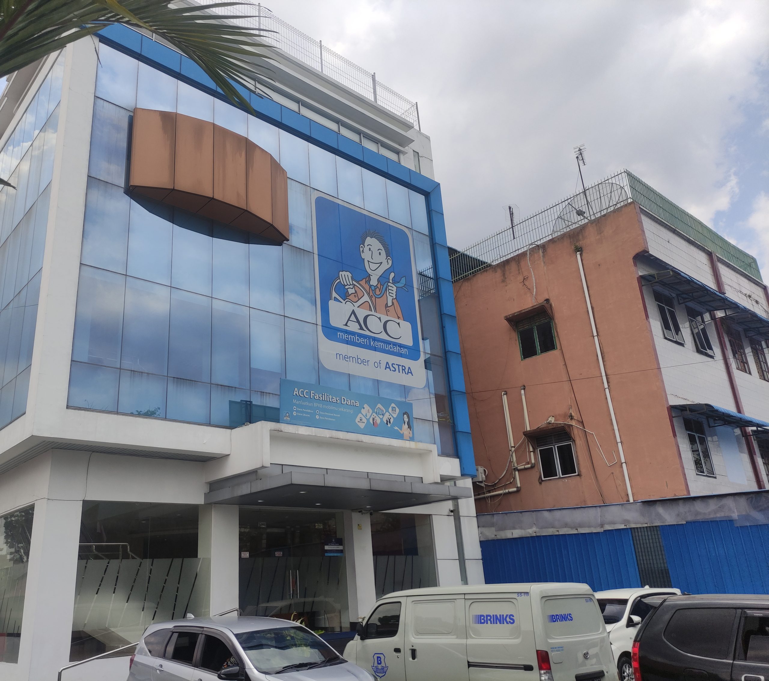 Meski Telah Lunas, ACC SM Raja Tahan BPKB Mobil Konsumen!