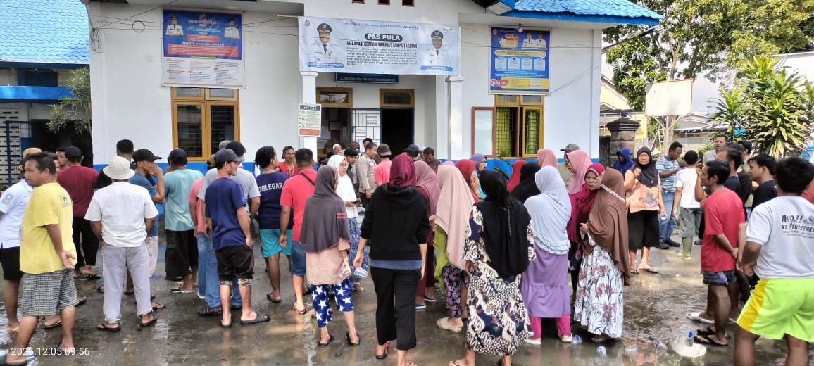 Korban Banjir Demo Camat Batang Kuis