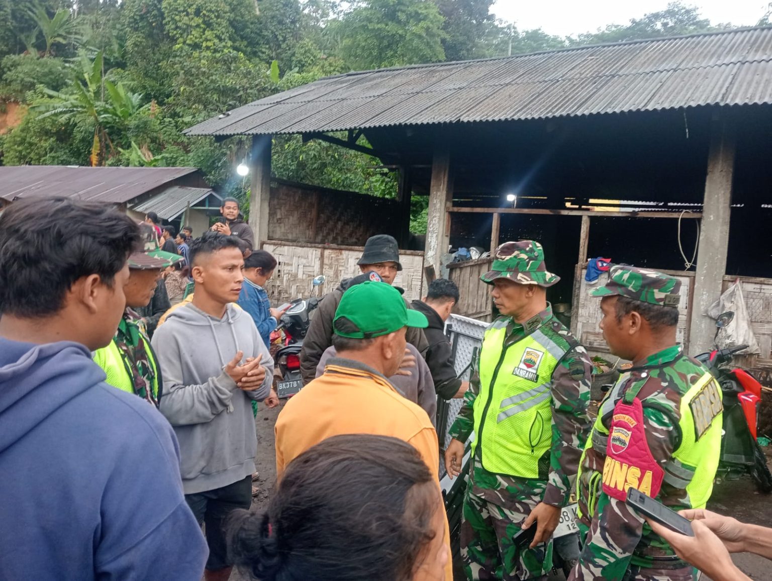 Koramil Sibolangit Monitoring Bencana Banjir dan Longsor di Sembahe